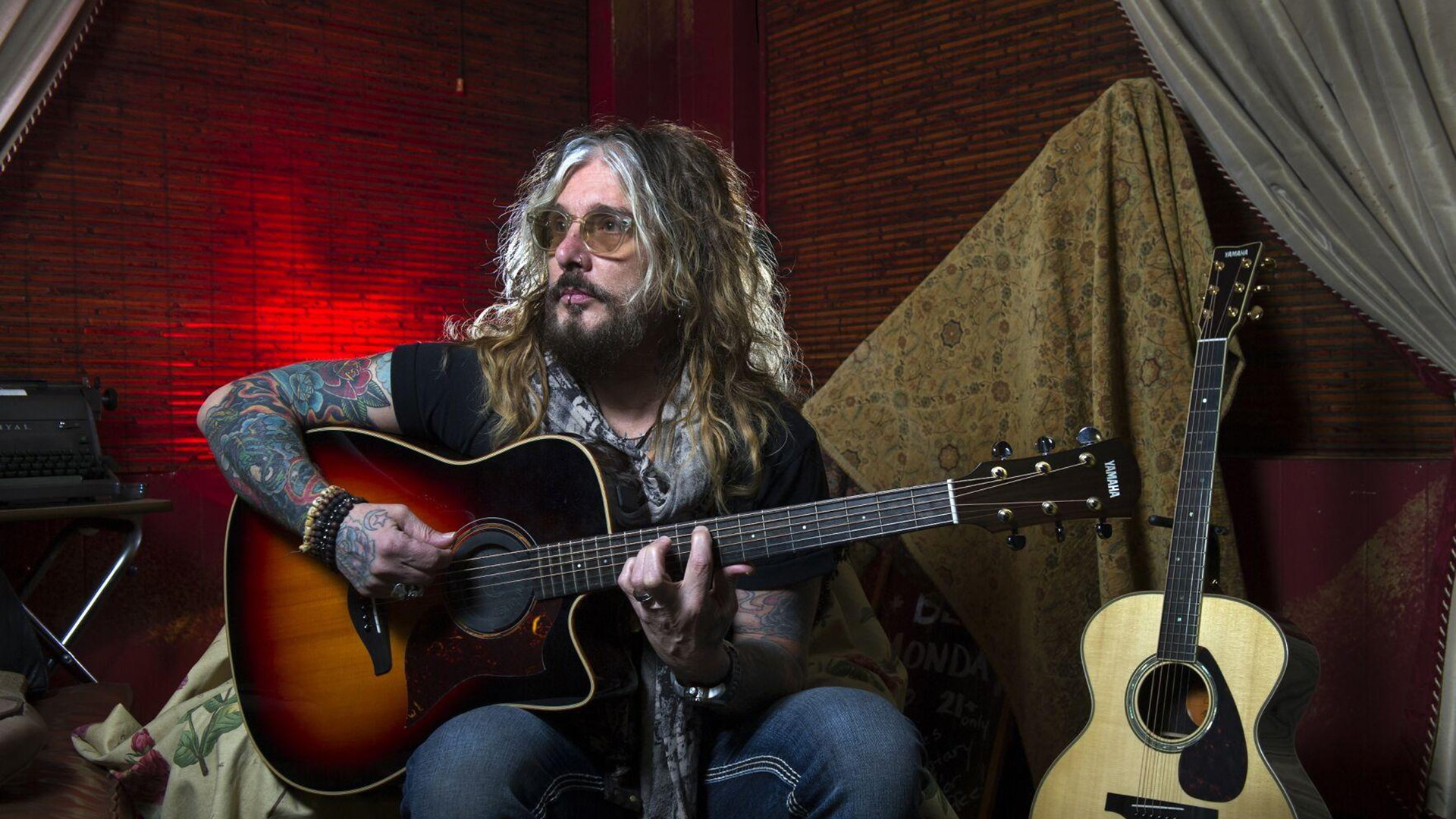 First Look: John Corabi - Cosi Bella (So Beautiful) - First Look (Video ...