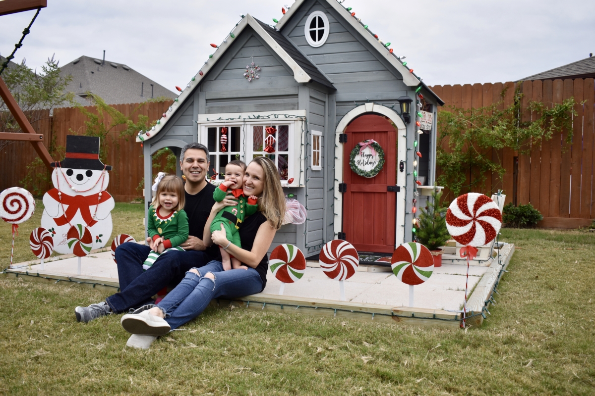 Christmas Playhouse Decorations - Janelle Rendon