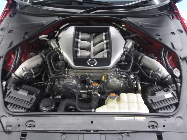 Red Liberty walk R35 GT-R engine - JDM CARS