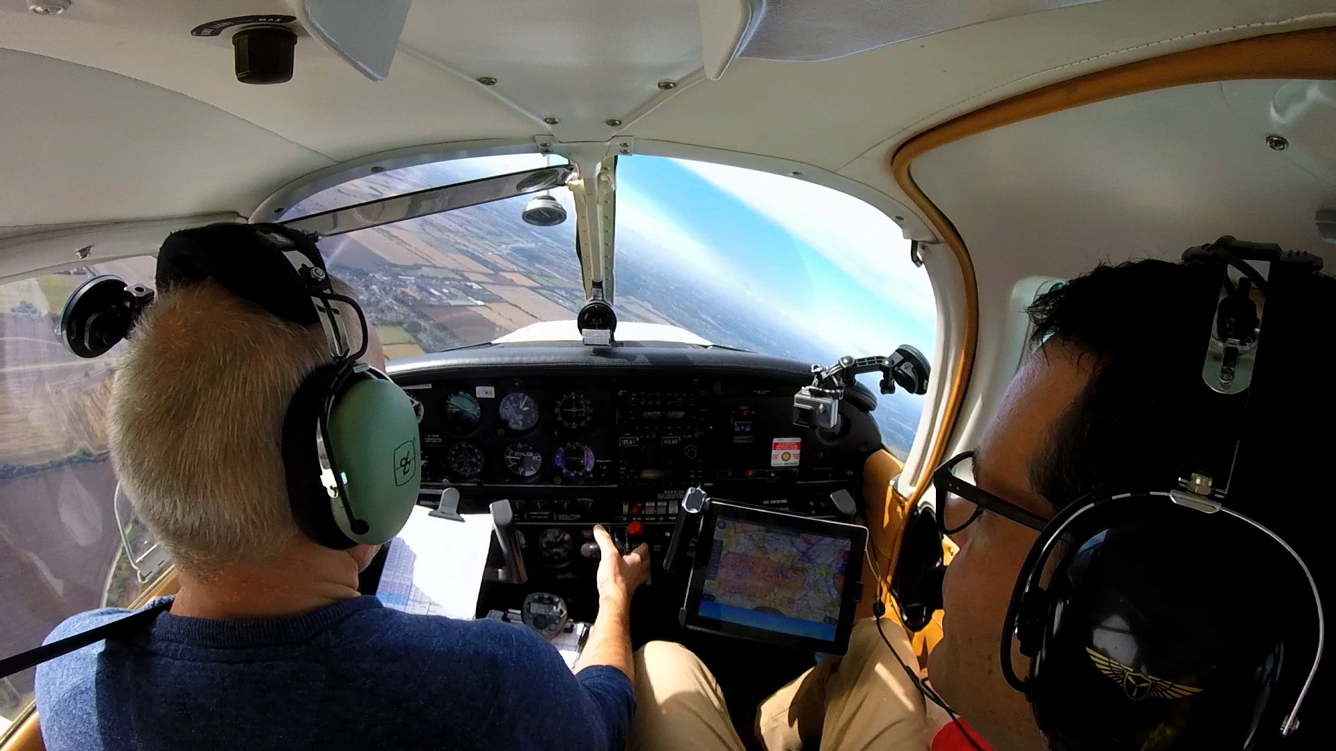 Video: In-flight electrical problems - Jon Hunt, The Flying Reporter