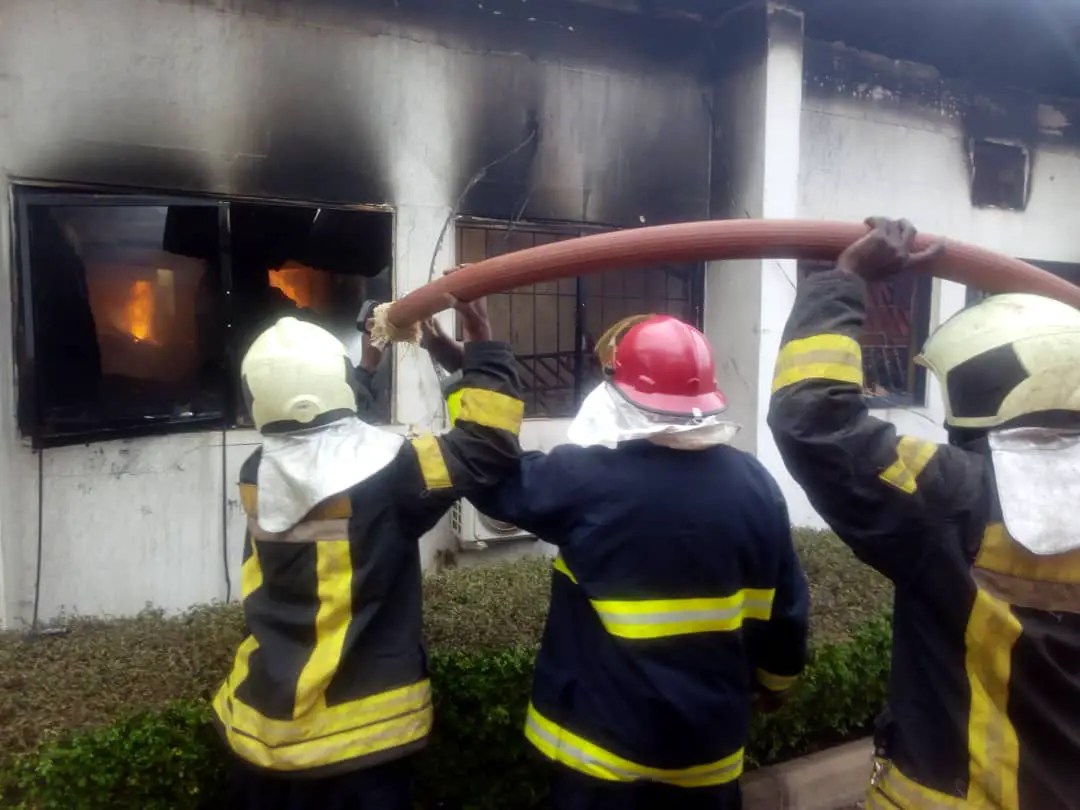 BREAKING: Fire Guts Enugu EFCC Office - Journalist101.com
