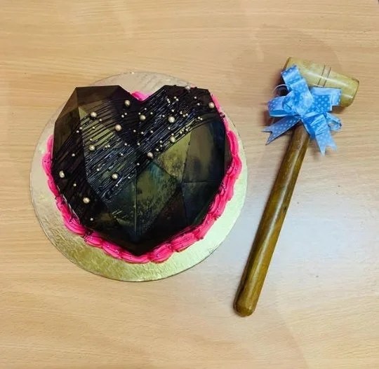 Chocolate Hammer Cake - Kekmart