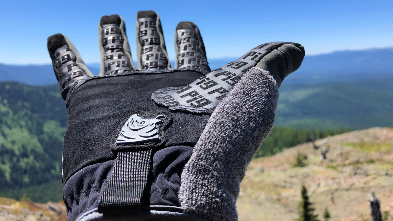 PIG Cold Weather Gloves by SKD Tactical | Kit Badger