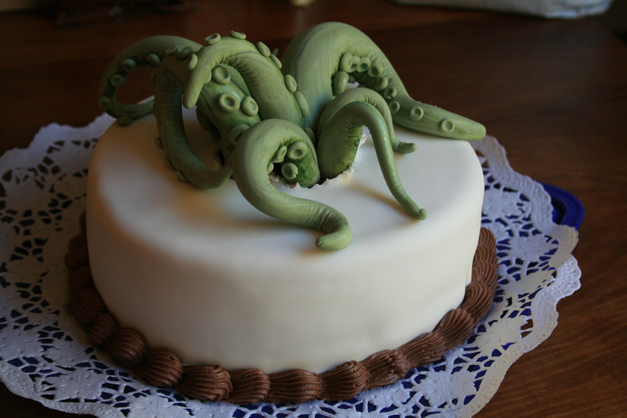 Geek Cake Friday: 13 Lovecraftian Cthulhu Cakes - Kitchen Overlord ...