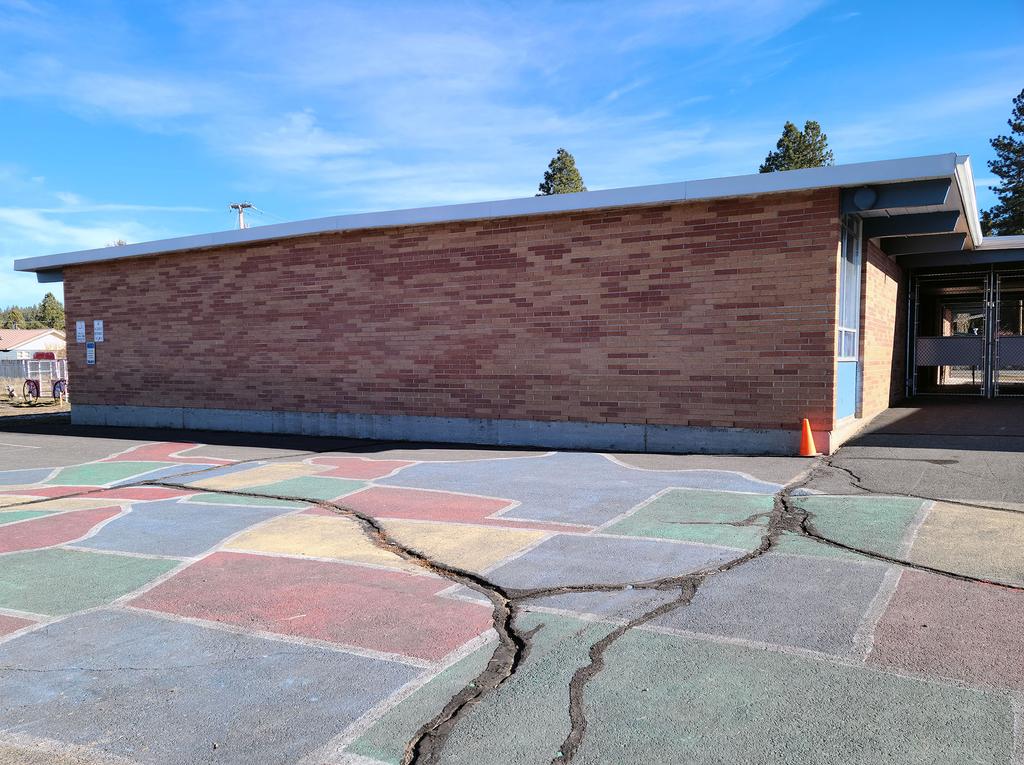 A mural for Chiloquin: Students focus on the future Local artist asks ...