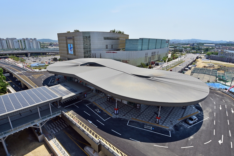 Transfer hub opens at Suwon Station including new bus interchange