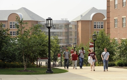 Indiana University of Pennsylvania, Universitas Terbesar di ...
