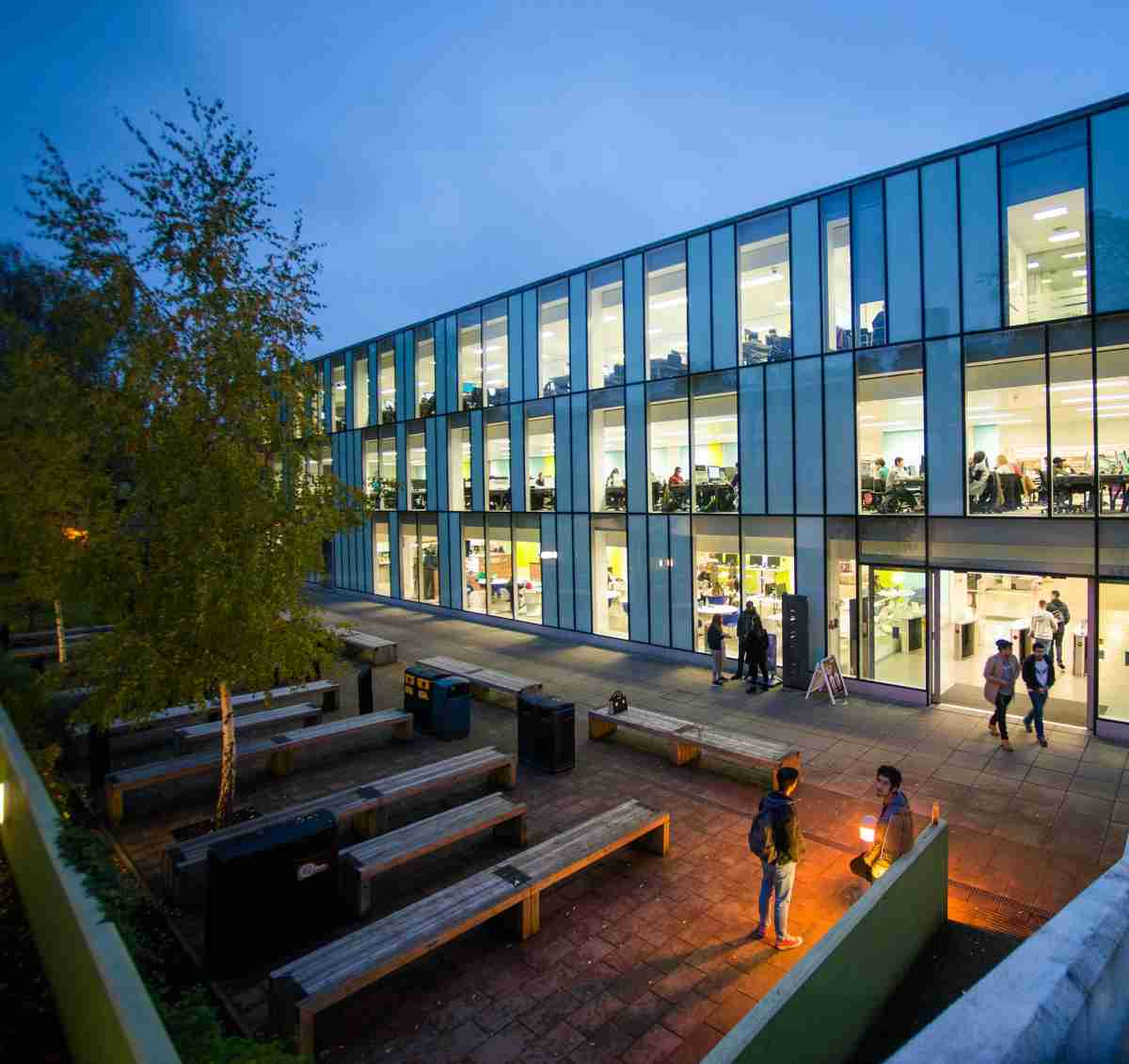 Kingston University di Inggris Raya – Sekolah Luar Negeri