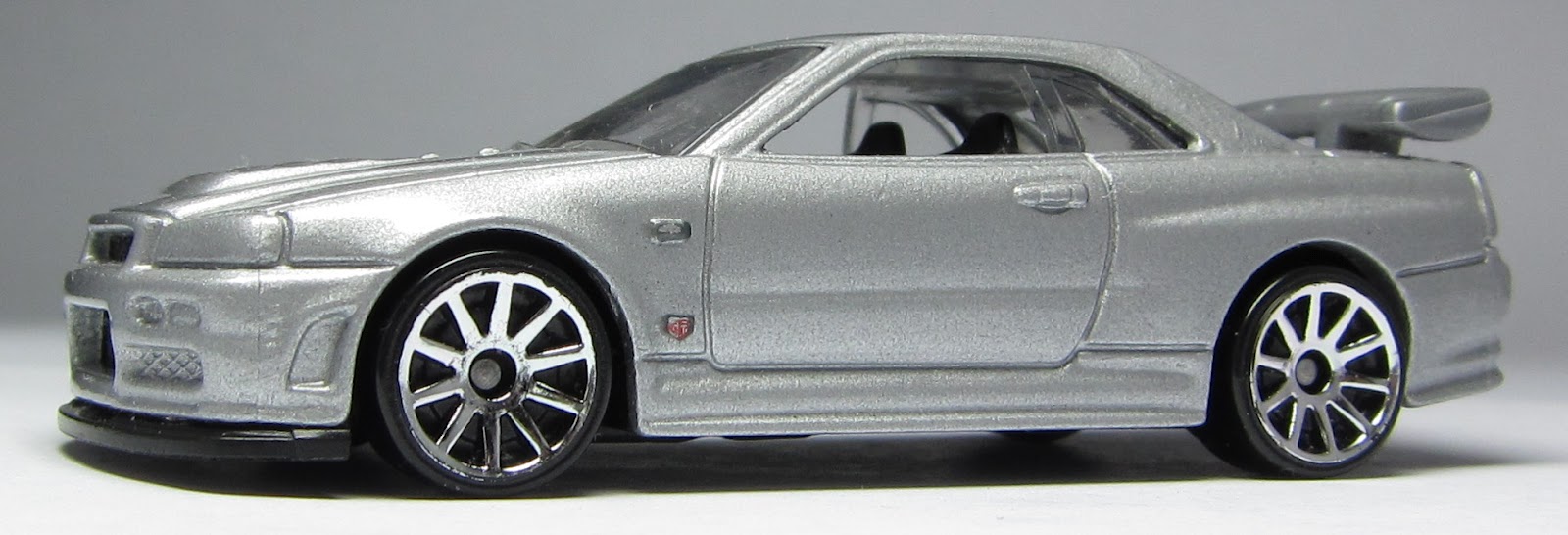 The Lamley Group Model of the Day: Hot Wheels Nissan Skyline GT-R R34 ...