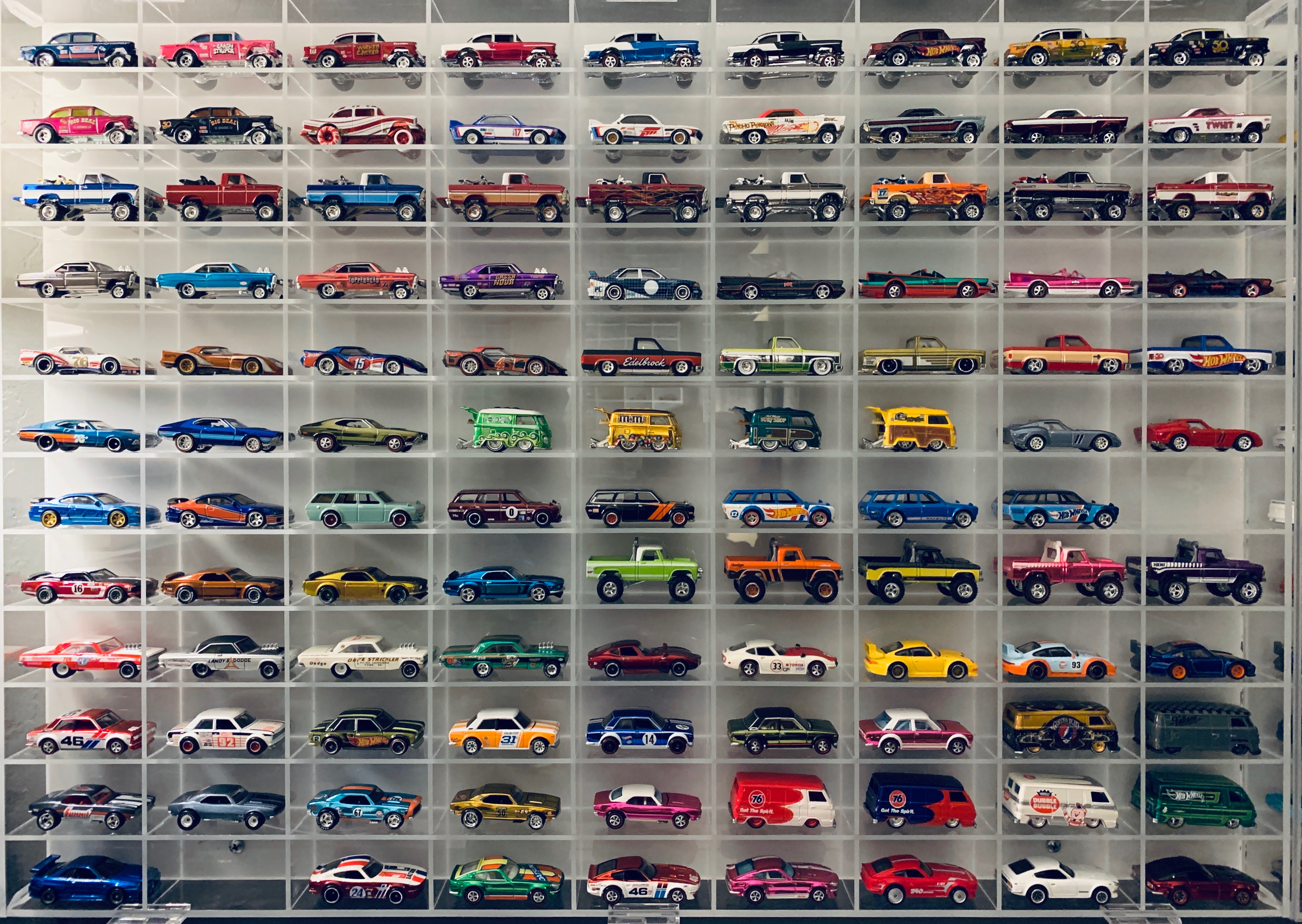 Setting up my Hot Wheels “Big Hitters” wall display – LamleyGroup