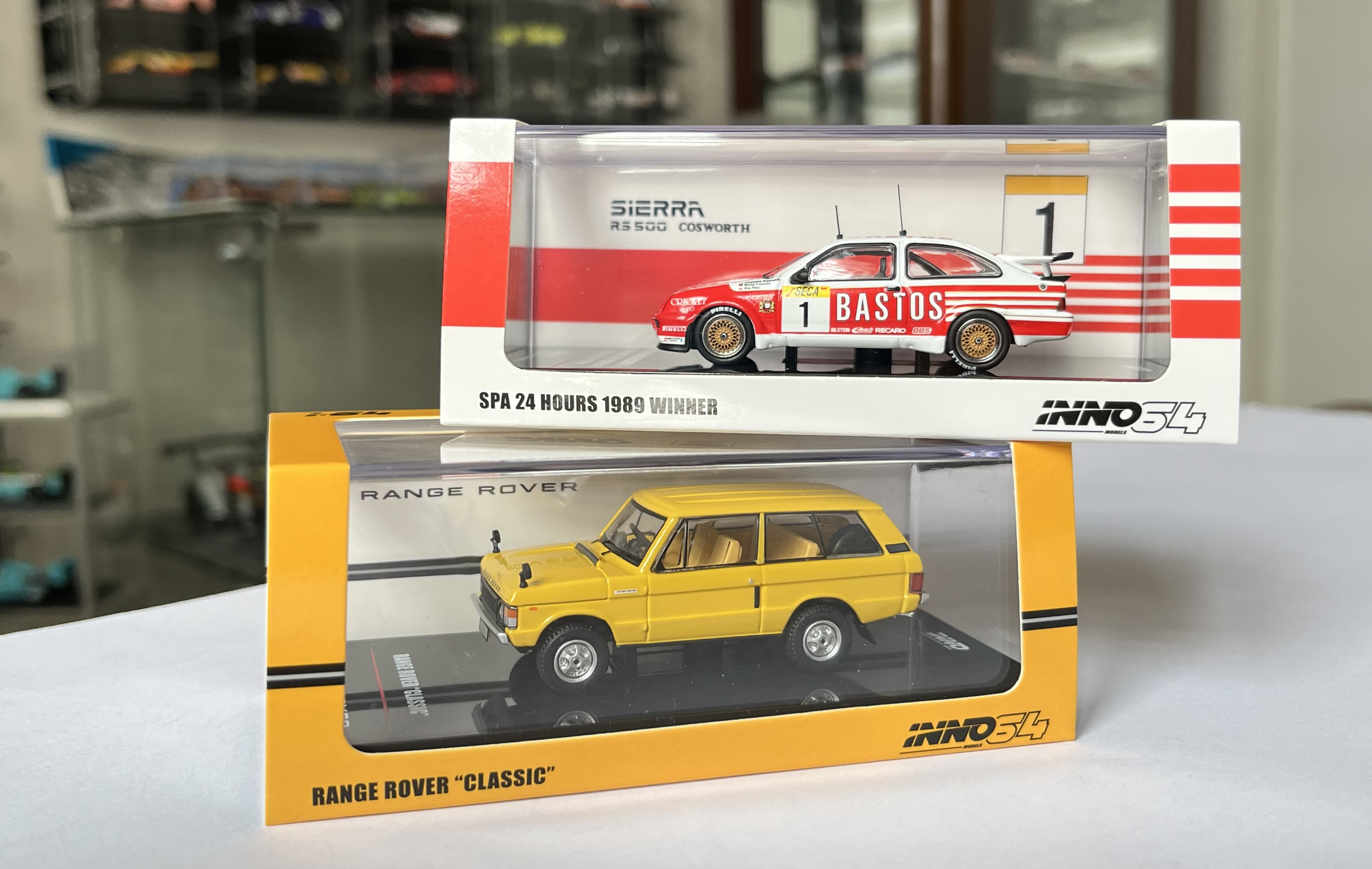 Two new European variations : Range Rover Classic yellow and Ford ...