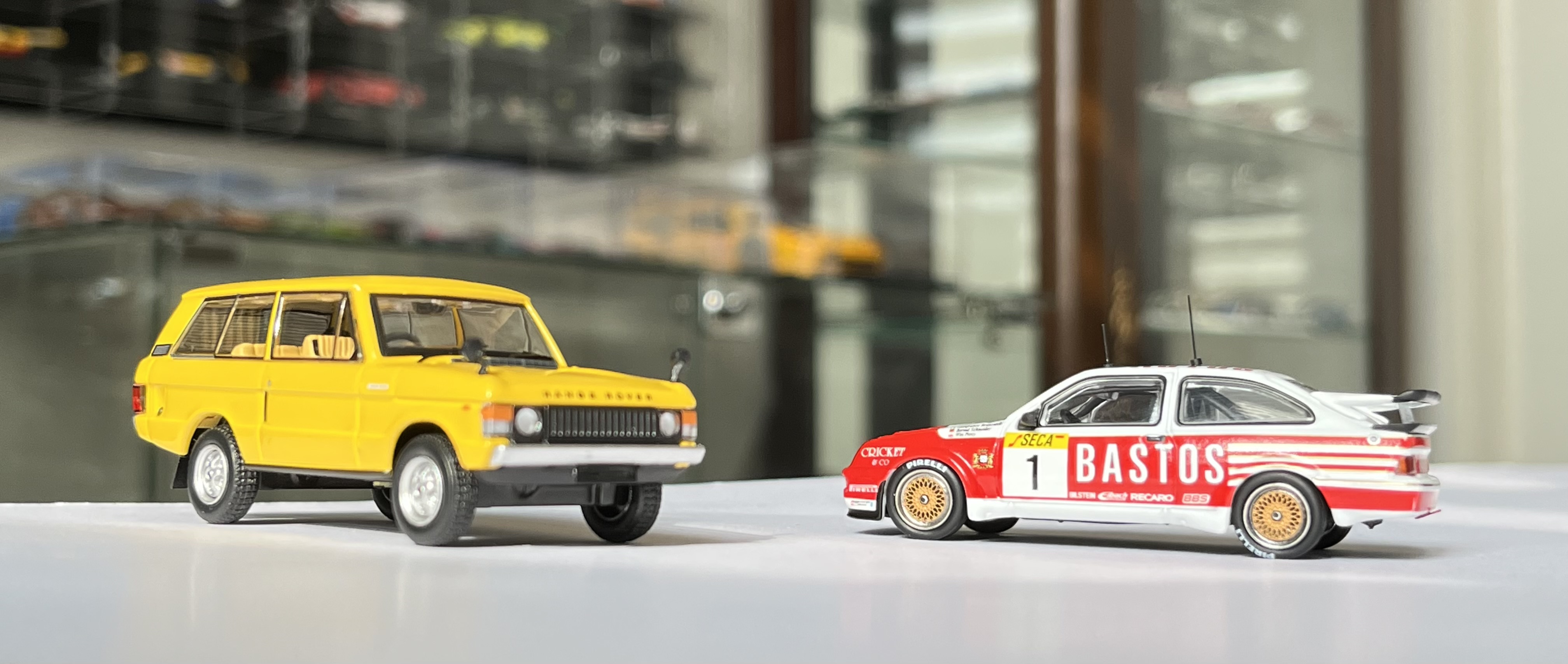 Two new European variations : Range Rover Classic yellow and Ford ...