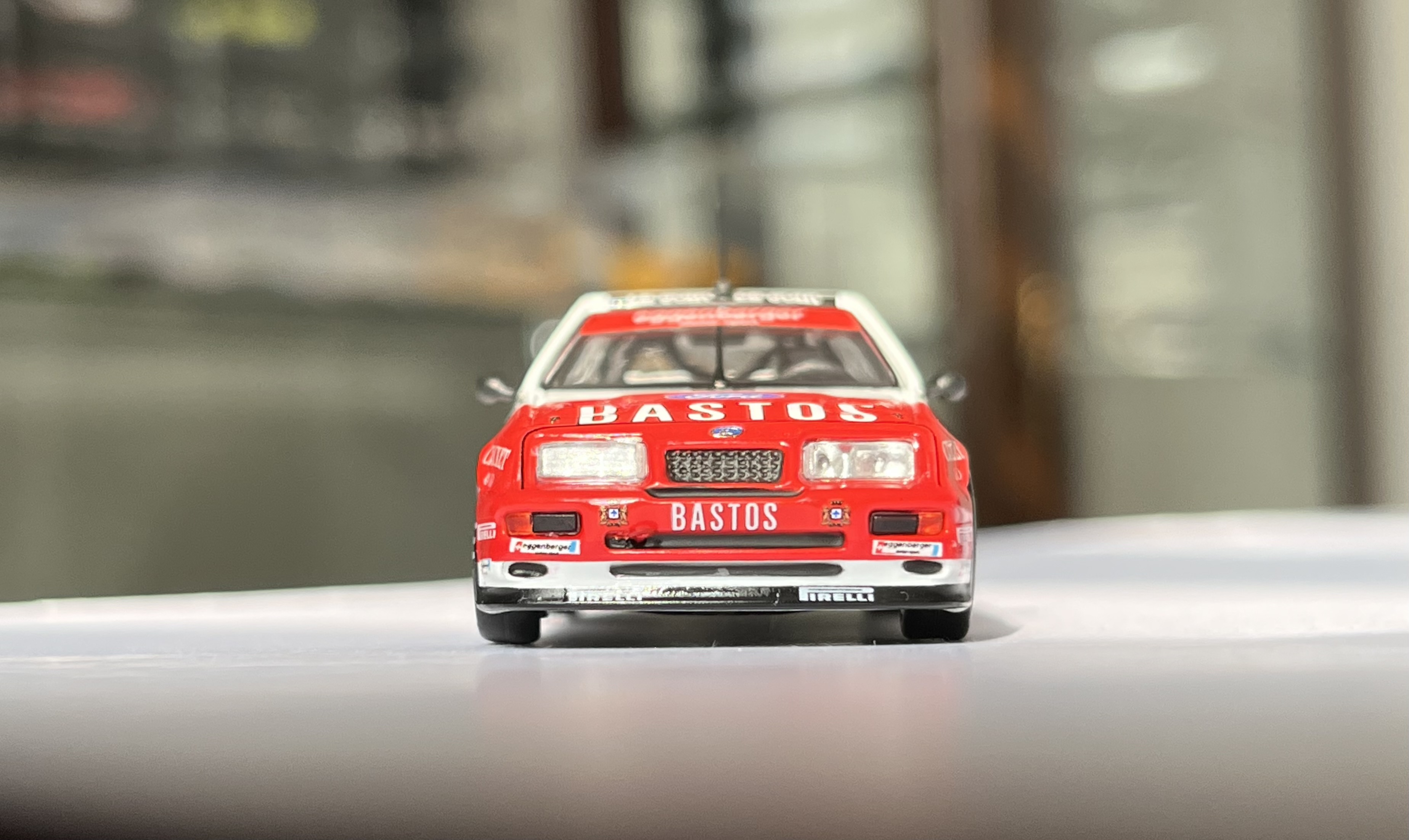 Two new European variations : Range Rover Classic yellow and Ford ...