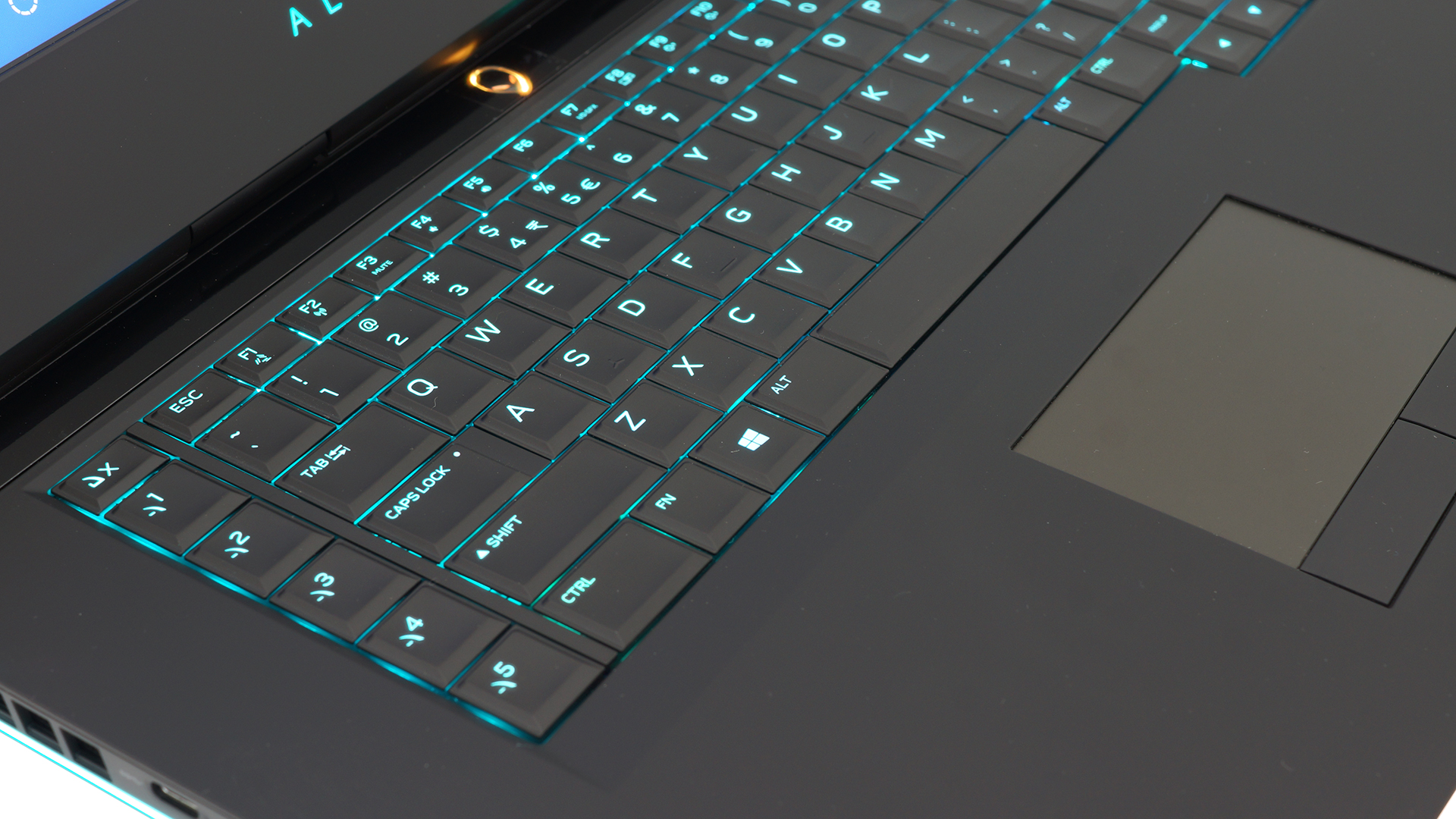 Alienware 15 R3 review - borderline 15-inch gaming system | LaptopMedia UK