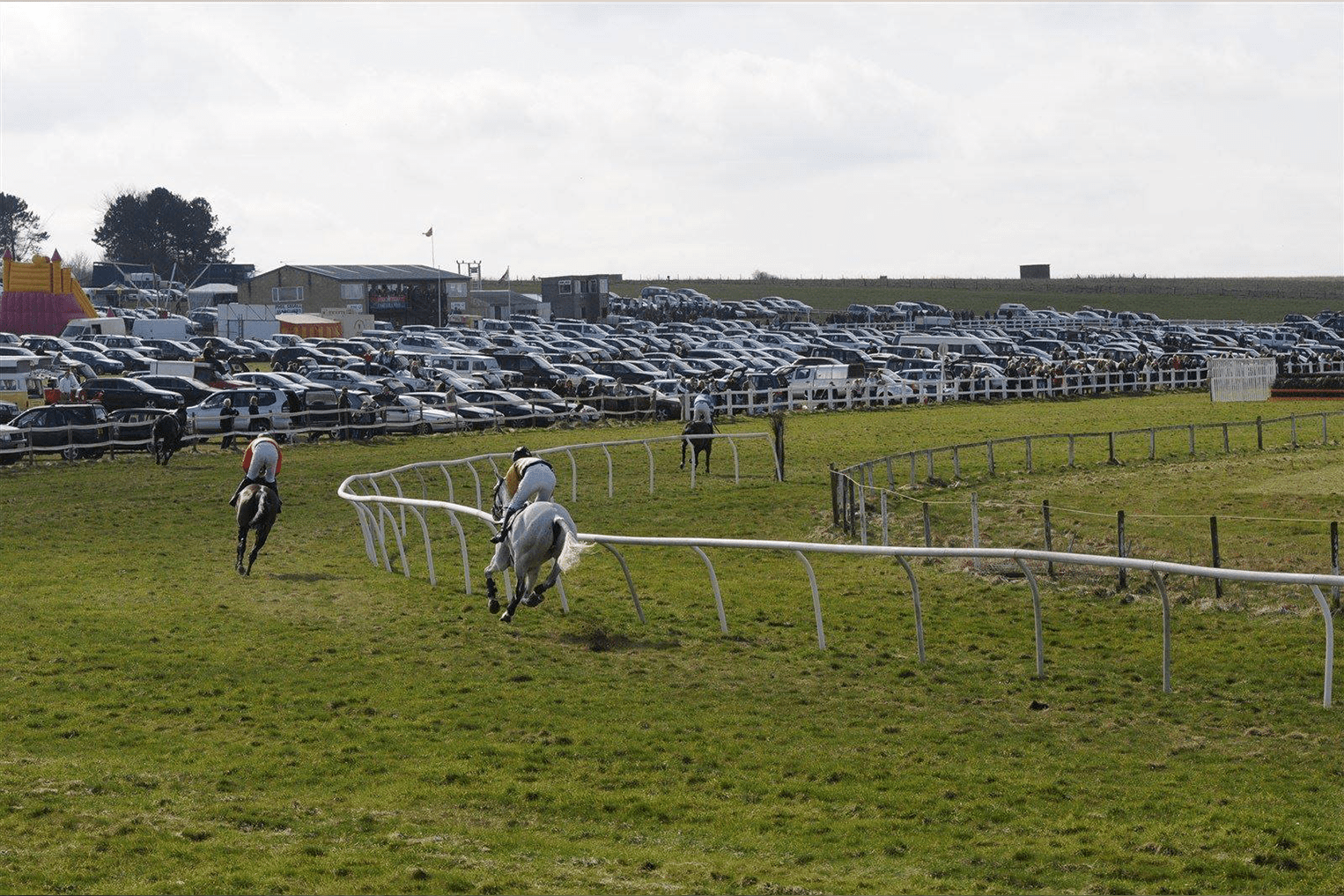 Larkhill Racing Club Review 2019 - Larkhill Racecourse