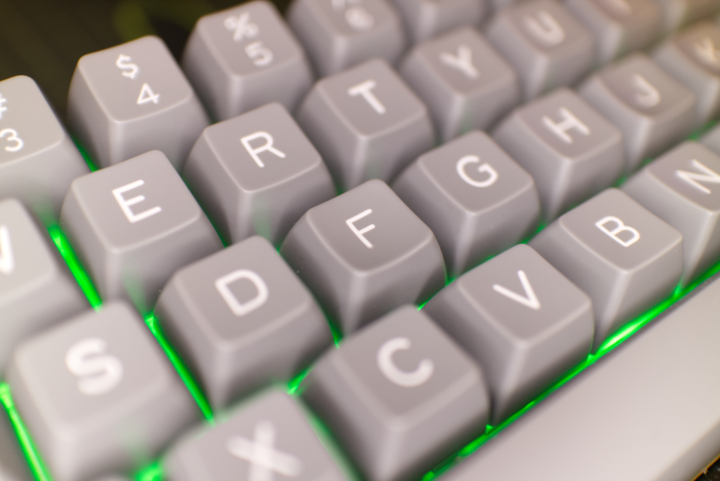 MaxKey Portland SA Keycaps Review - Leaf&Core