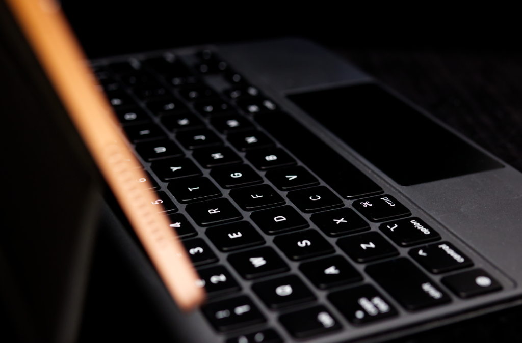 Magic Keyboard for iPad Air and iPad Pro Review - Leaf&Core