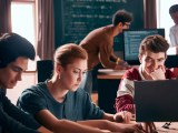 Online Coding Courses Vs Traditional Classroom