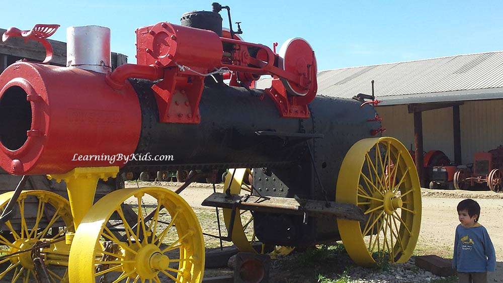 Tractors at the Antique Gas and Steam Engine Museum – Learning By Kids
