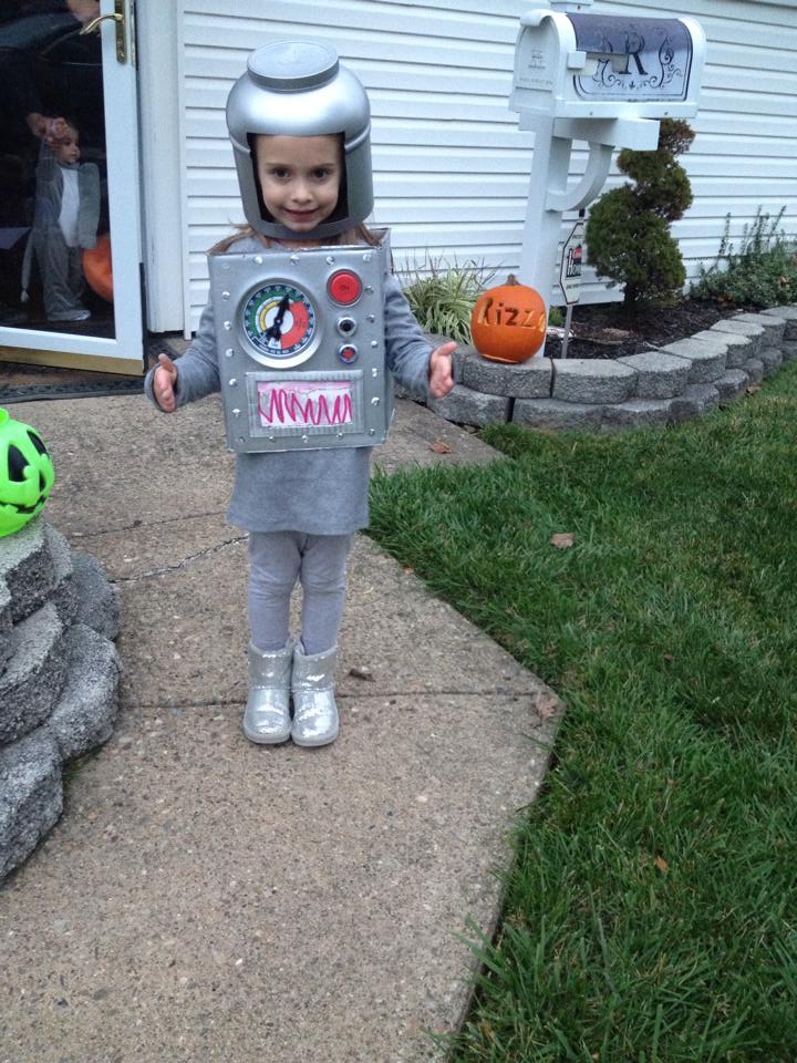 PHOTO GALLERY: Levittown Embraces Their Halloween Spirit - LevittownNow.com