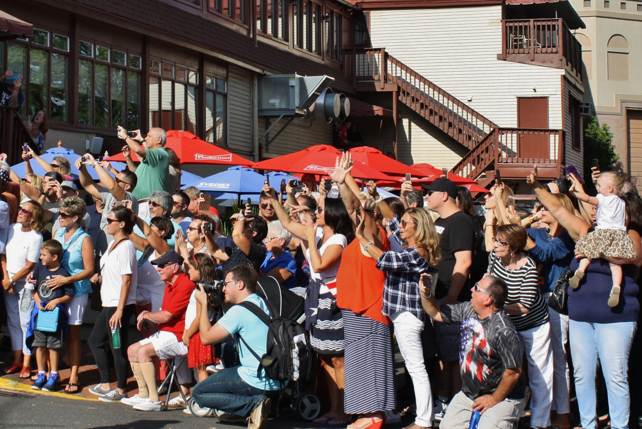 Spectators Pack Bristol To See Budweiser Clydesdales - LevittownNow.com