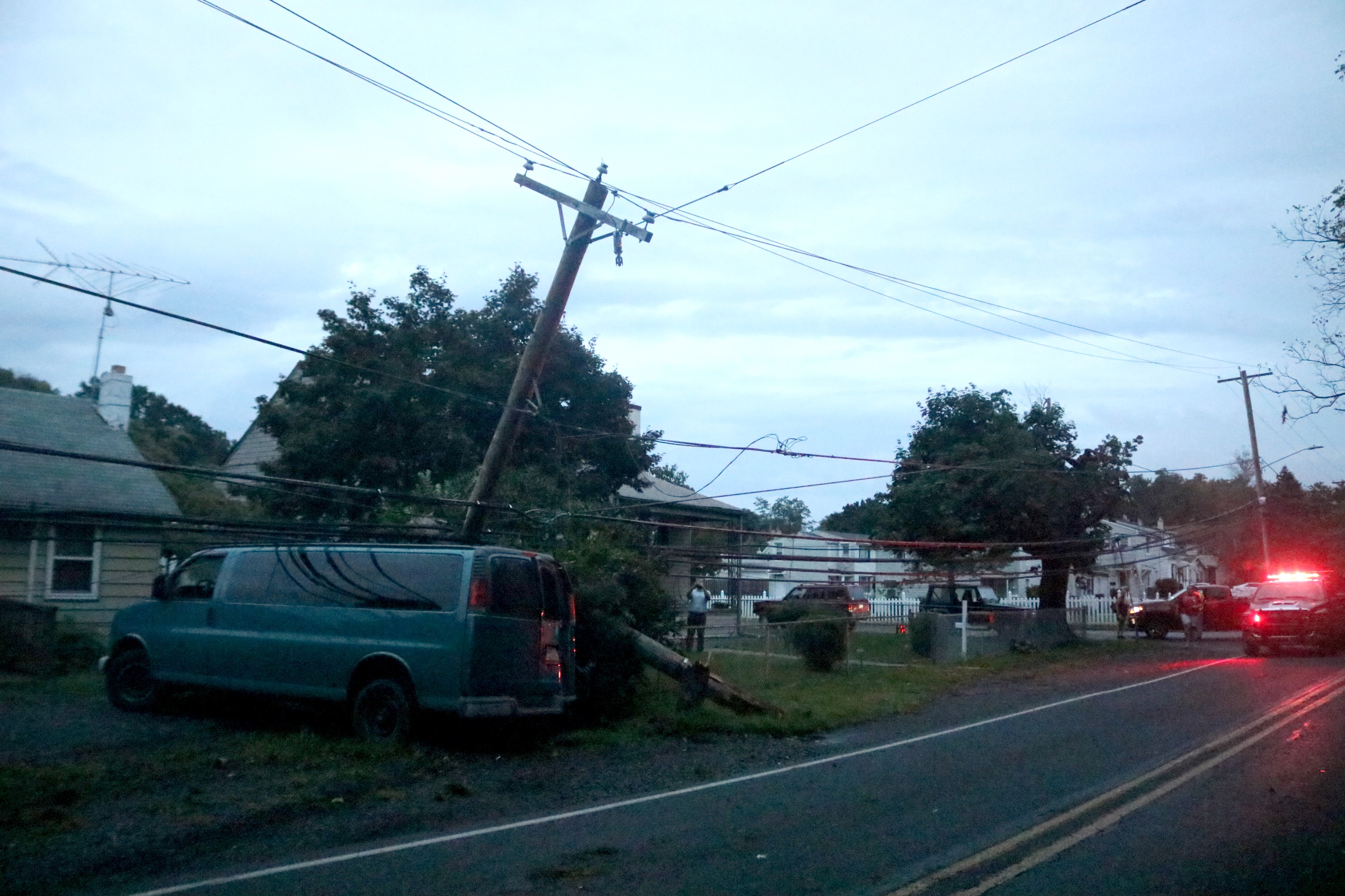 Van Hits Utility Pole, Knocks Out Power - LevittownNow.com