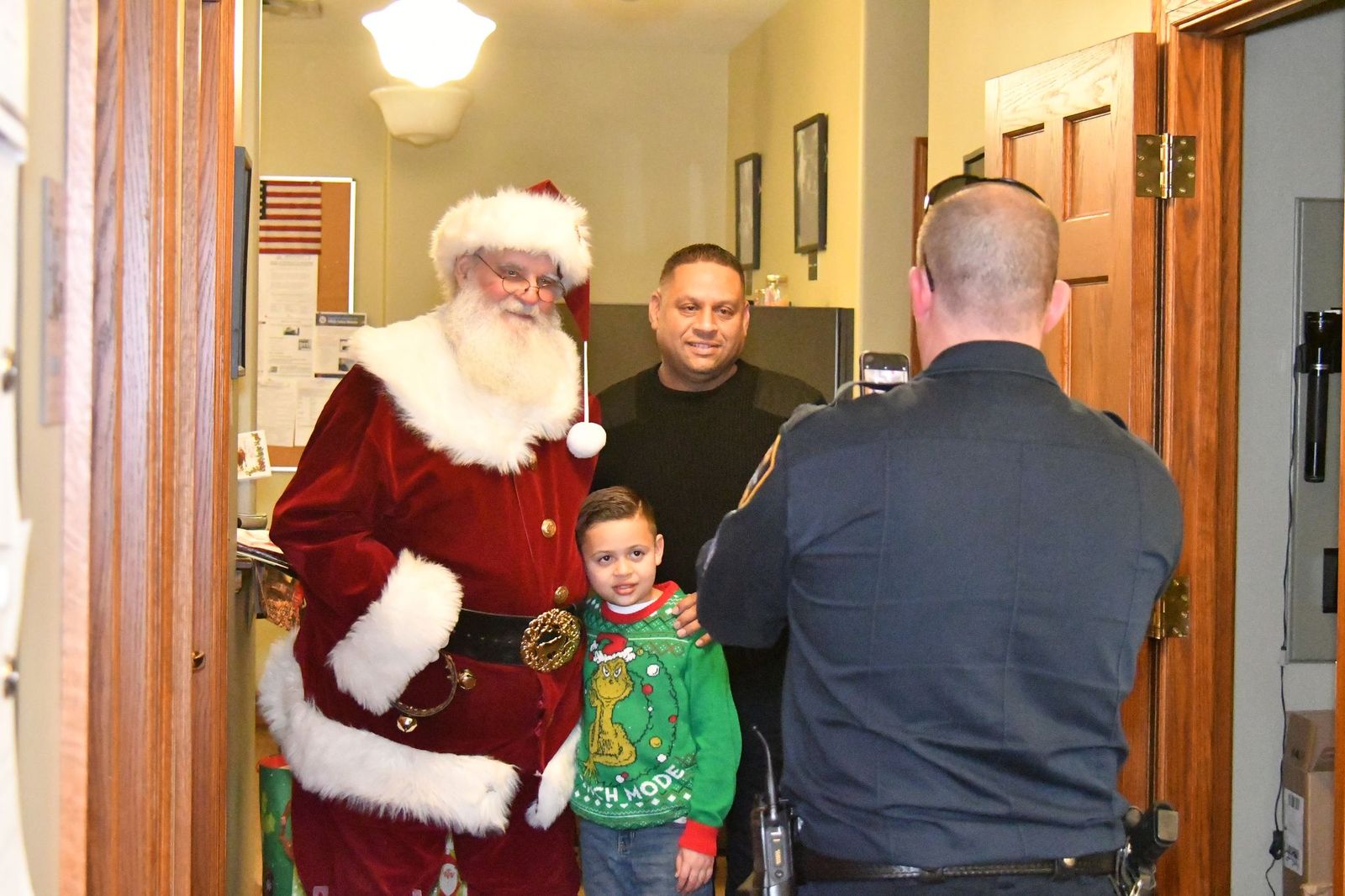 PHOTOS: Bristol Cops, Santa Drop Off Gifts To Kids - LevittownNow.com