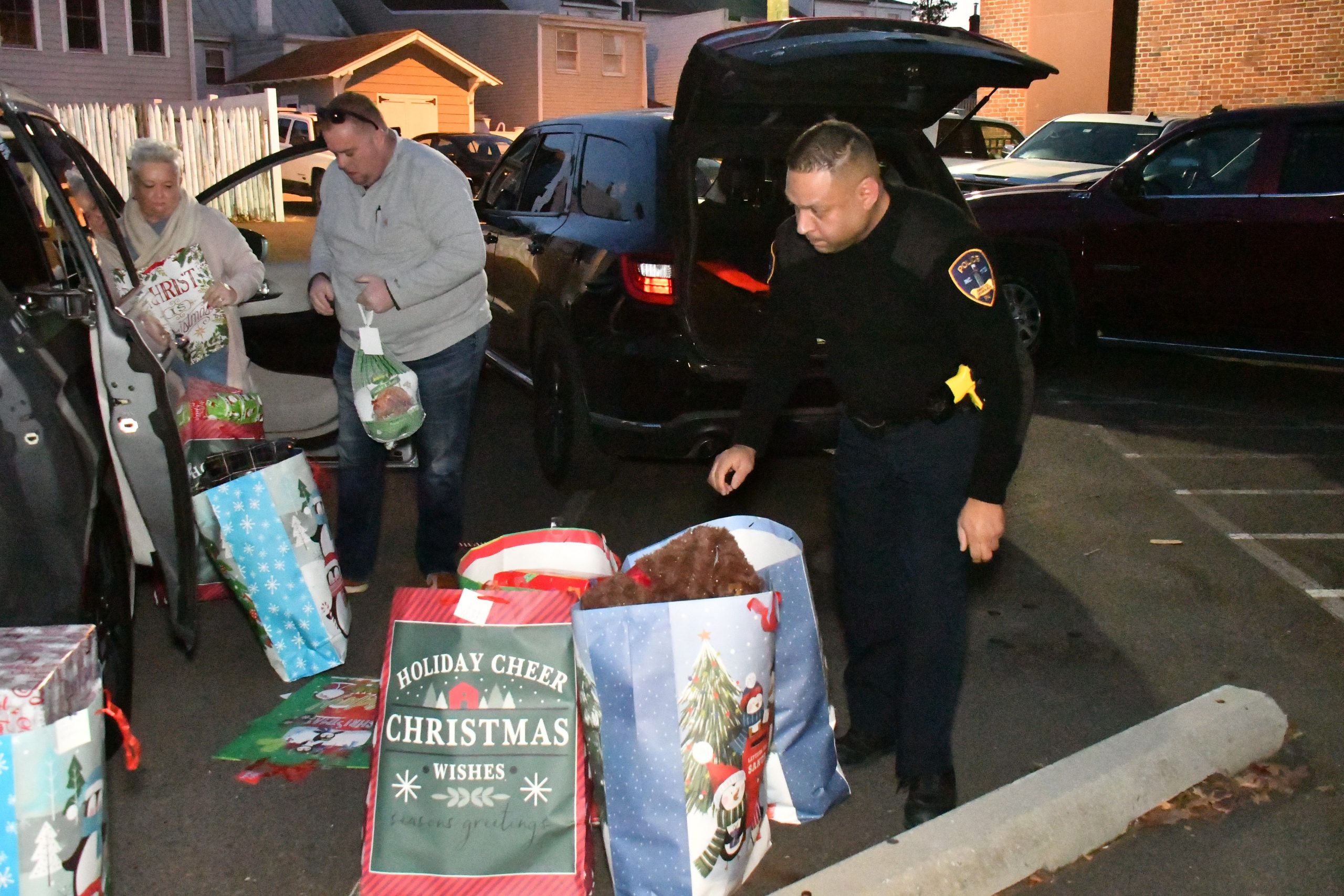 PHOTOS: Bristol Cops, Santa Drop Off Gifts To Kids - LevittownNow.com