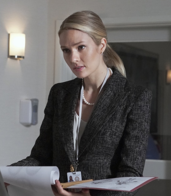 Kate Whistler - LezWatch.TV