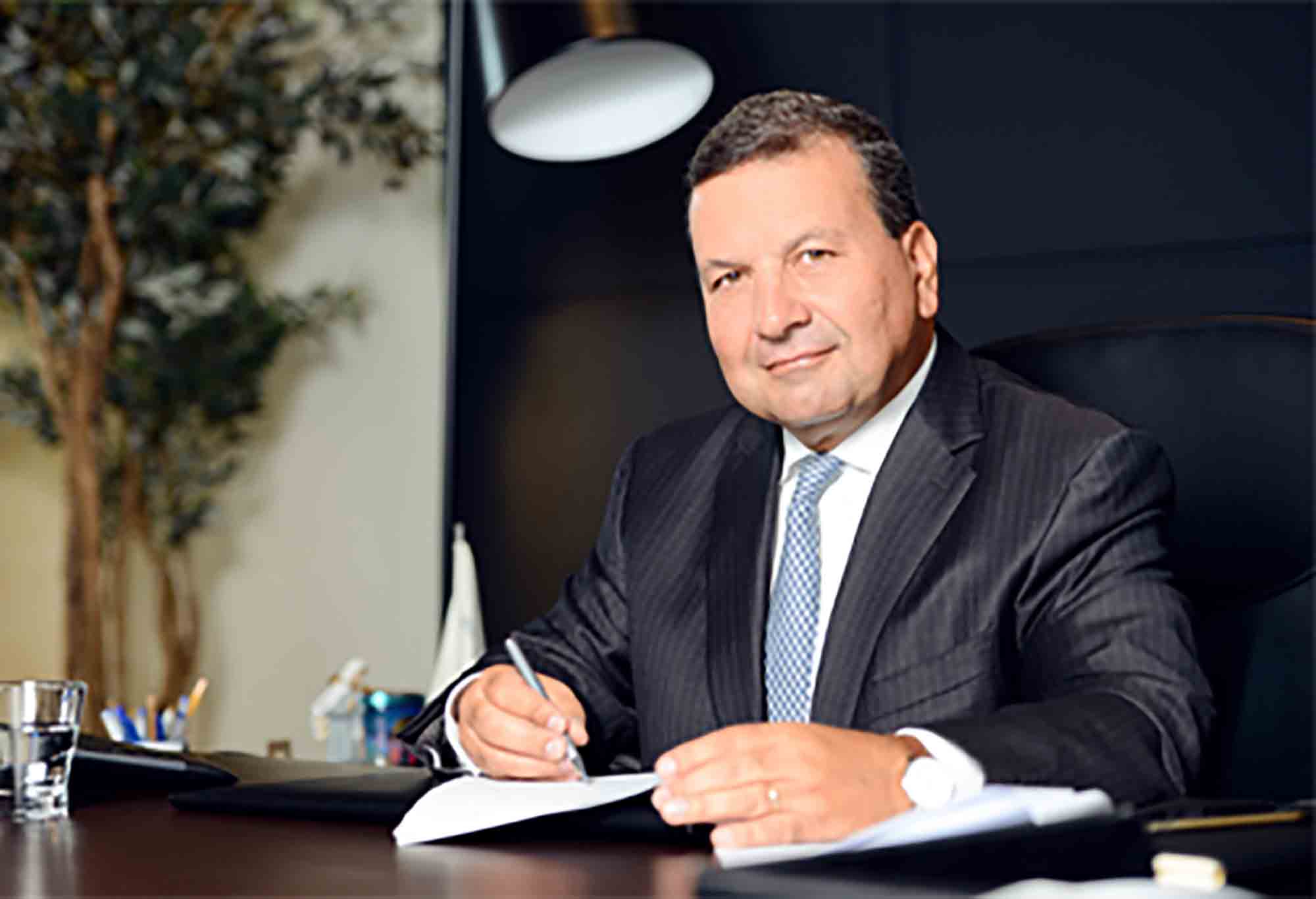 Jean Riachi candidat face à Salim Sfeir pour le contre de l'Association ...