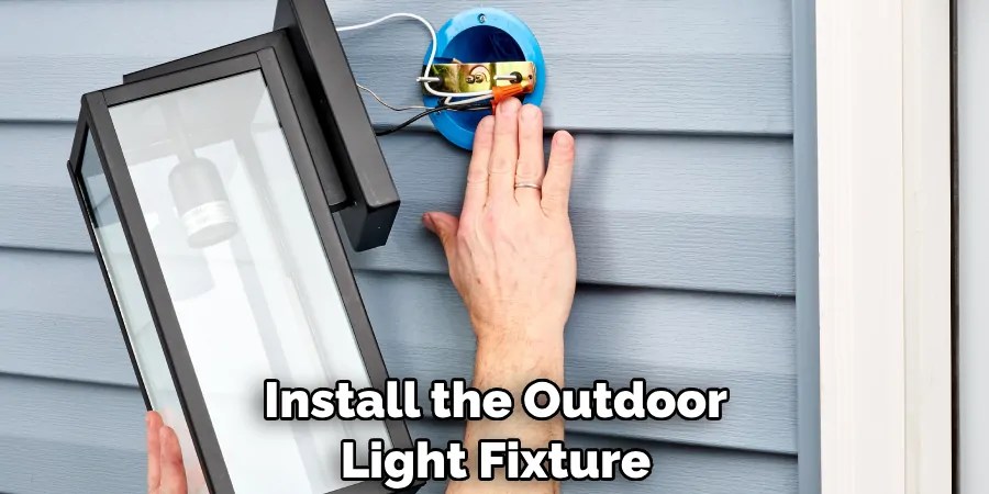 How to Attach Outdoor Lights to Vinyl Siding | 6 Easy Steps