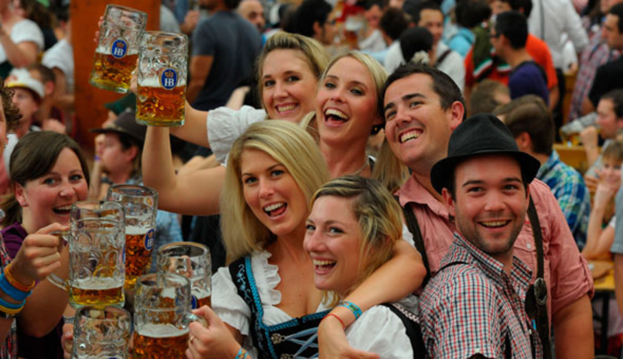 DJ til temafester - Musik der komplementerer dit tema