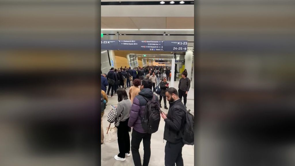 Sydney S Central Station Gripped By Massive Train Delays Abc News