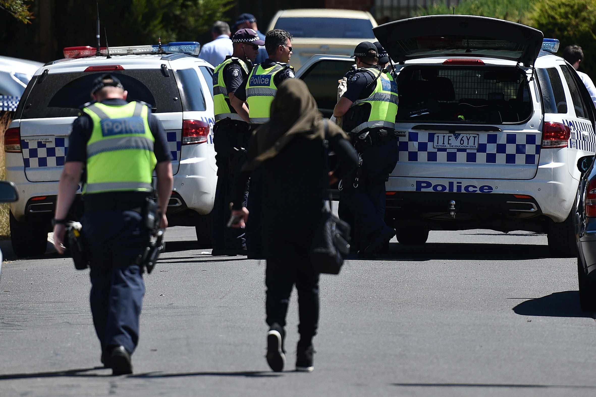 Melbourne Terrorist Plot Four Charged One In Custody Over Alleged