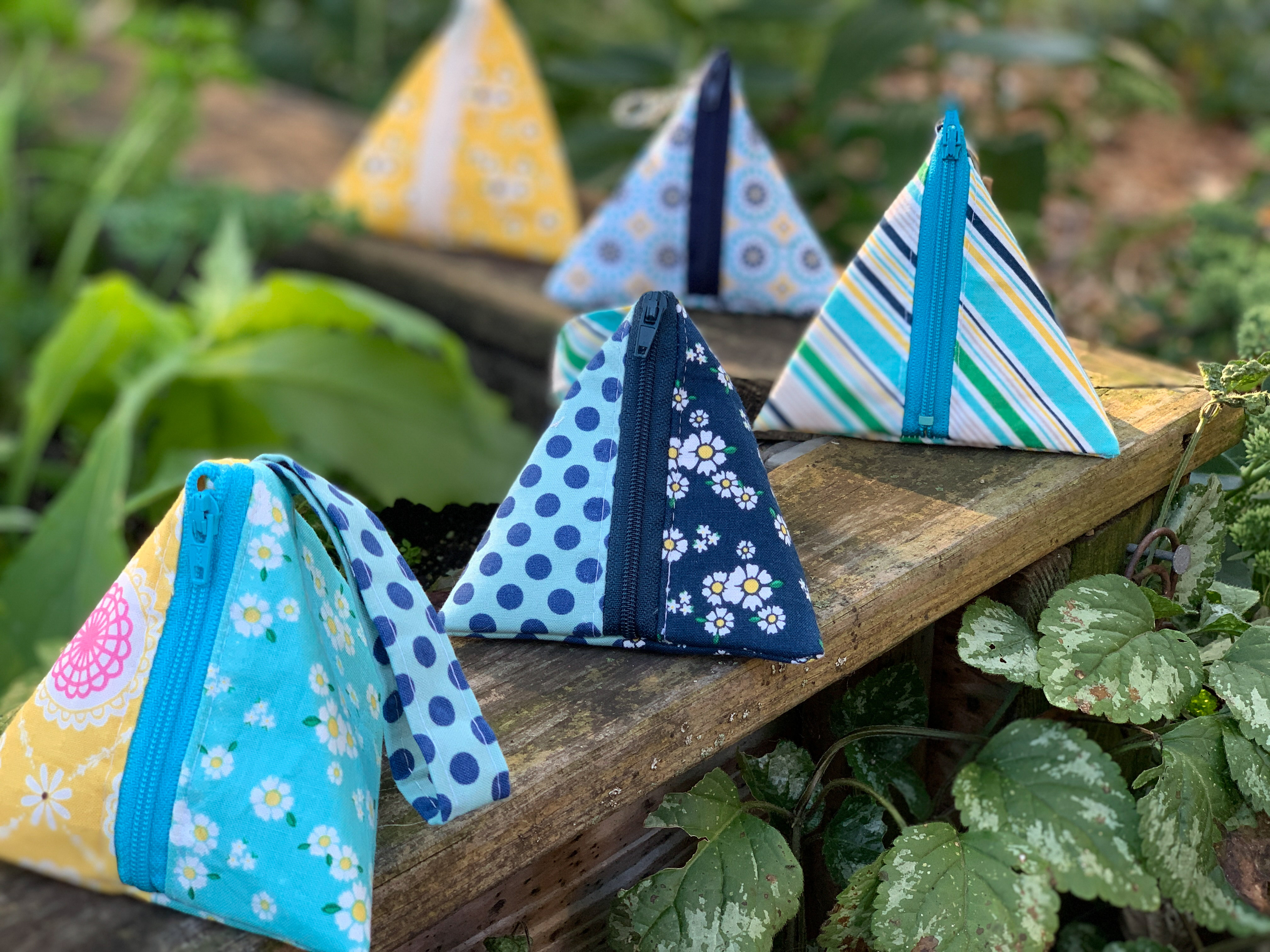 Triangle Pouch – lorrie nuneMAKER