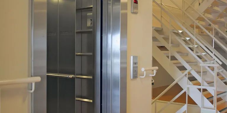 Crew Elevators Lutz Elevators - Ultra HD Sunset Image - Ultra HD