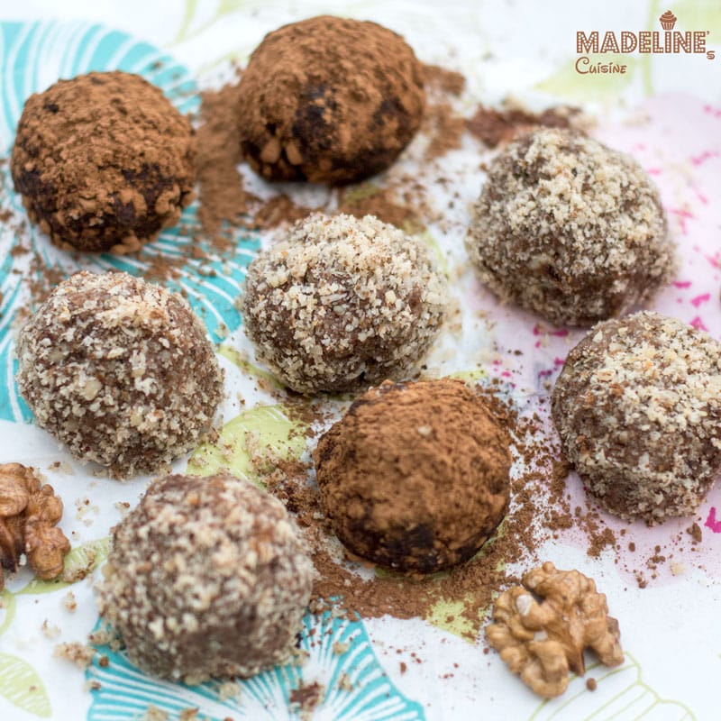 Trufe raw cu avocado si nuca / Raw avocado walnut truffles - Madeline.ro