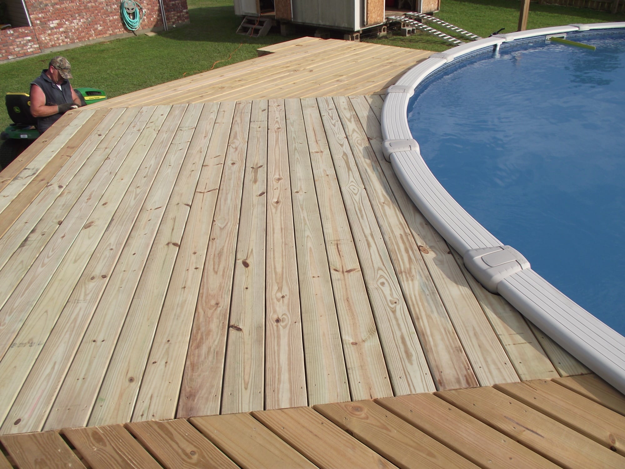 ¿Qué son y para qué sirven los decks de madera? | Maderera Santa Fe