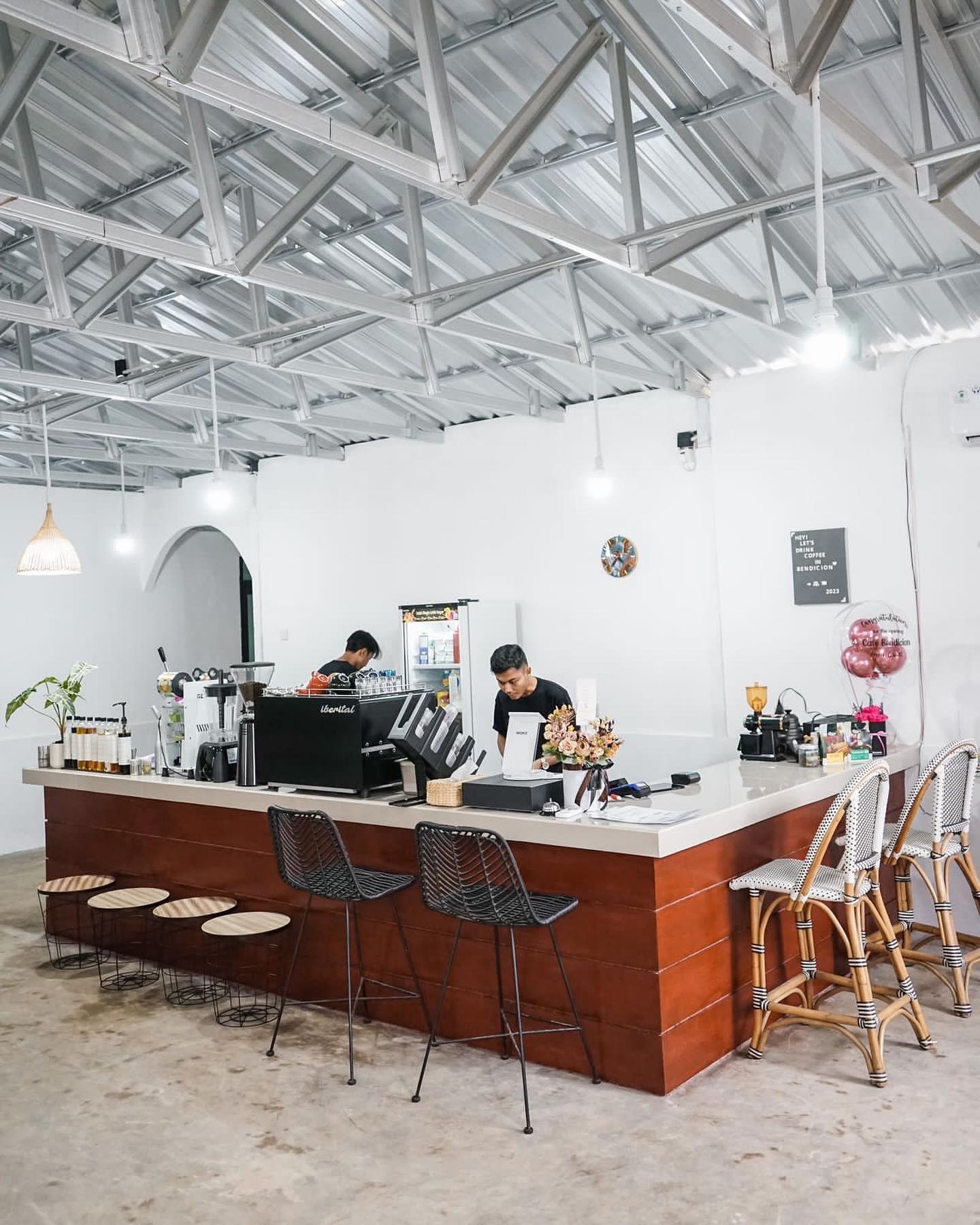 Foto dan Harga Menu Bendicion Cafe Semarang Terbaru - Madhang