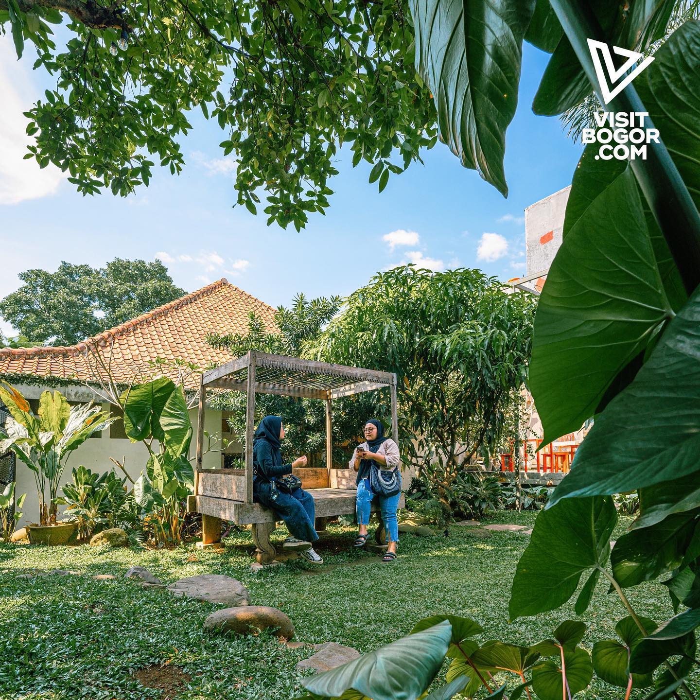 At Backyard Bogor Harga Menu, Daya Tarik & Lokasi - Madhang