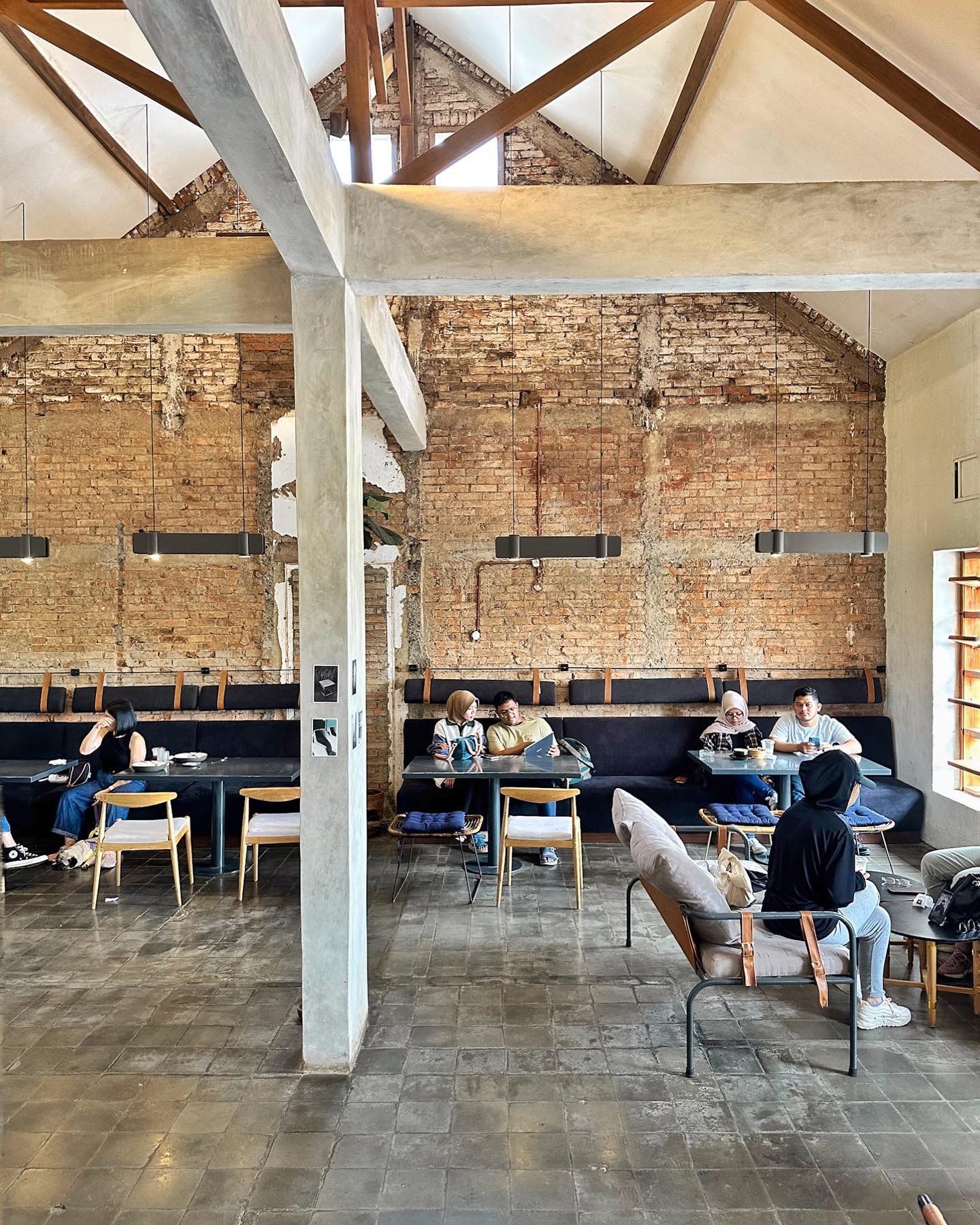 Monday Coffee Co Bandung Harga Menu, Daya Tarik & Lokasi