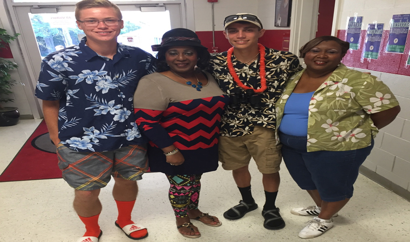 Tacky Tourist Spirit Day