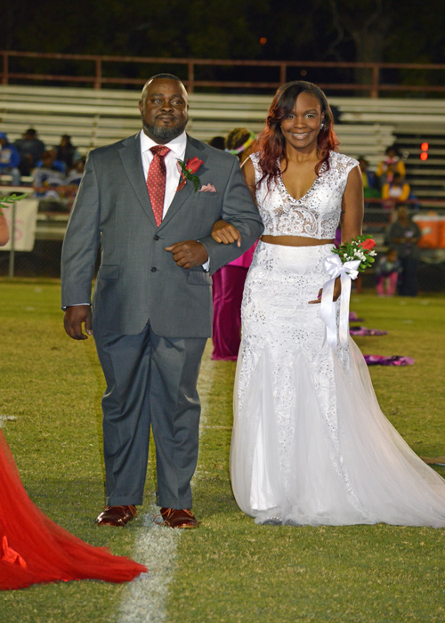 Traxler Crowned Queen - MageeNews.com