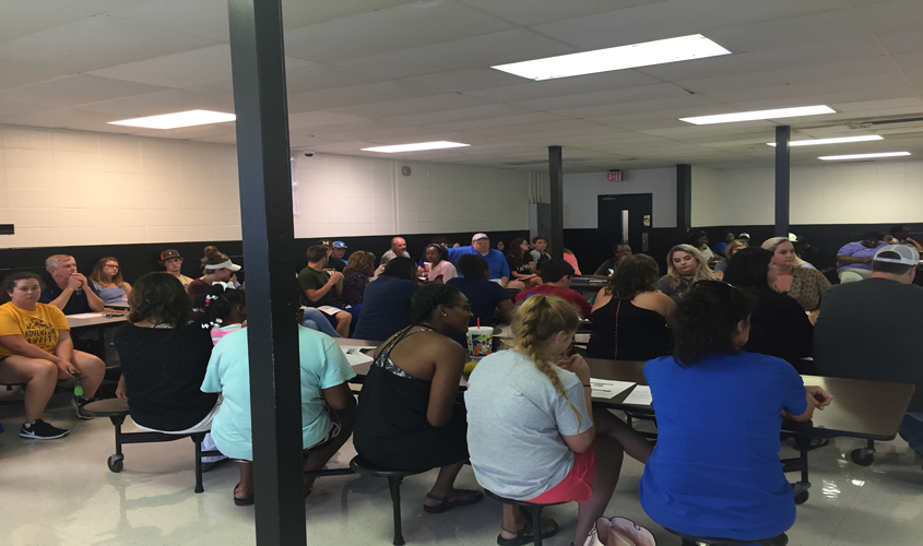 Senior Preview - MageeNews.com