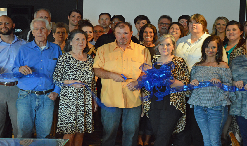 Vault Owner’s Cut the Ribbon - MageeNews.com