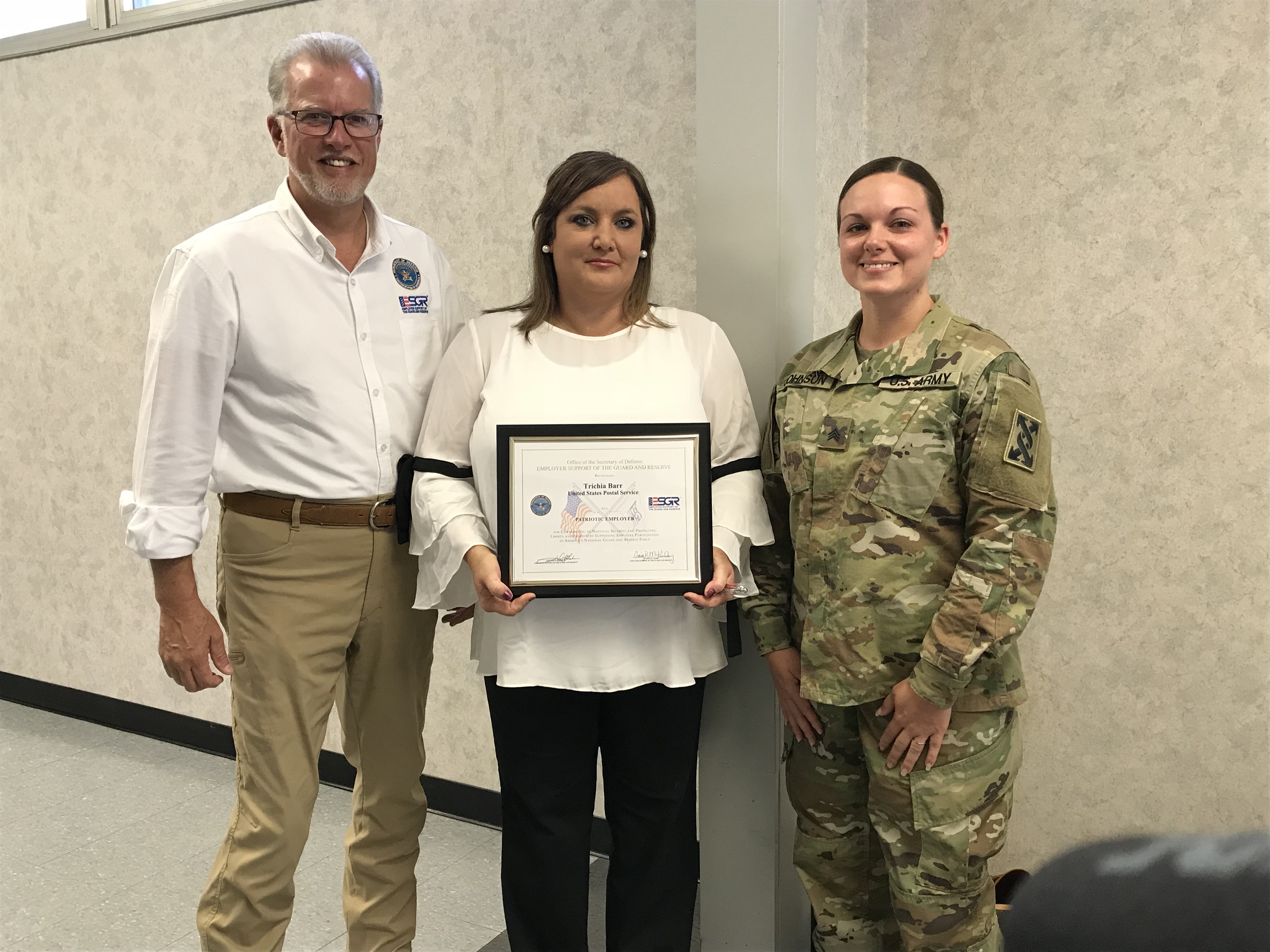 Postmaster Tricia Barr Receives Patriot Award - MageeNews.com