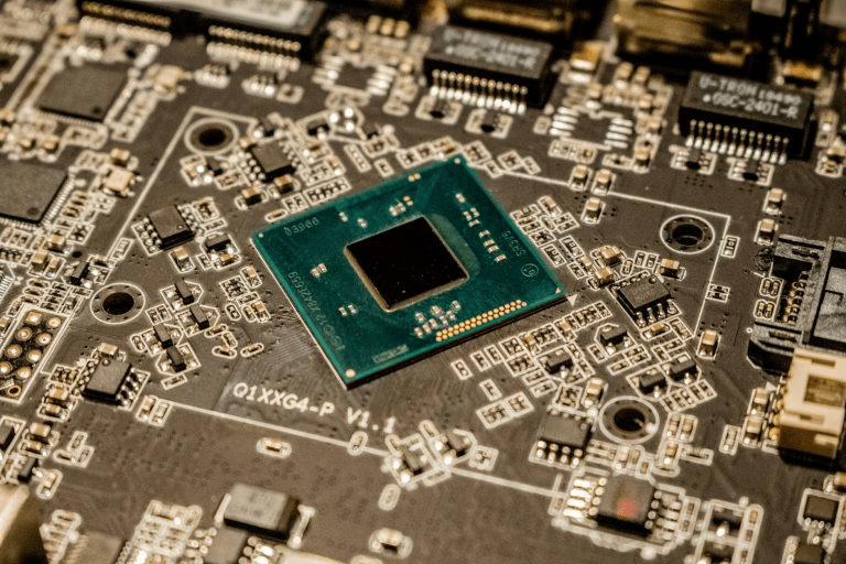 CPU vs GPU vs TPU: Understanding the Difference Between Them - MAKE ME ...