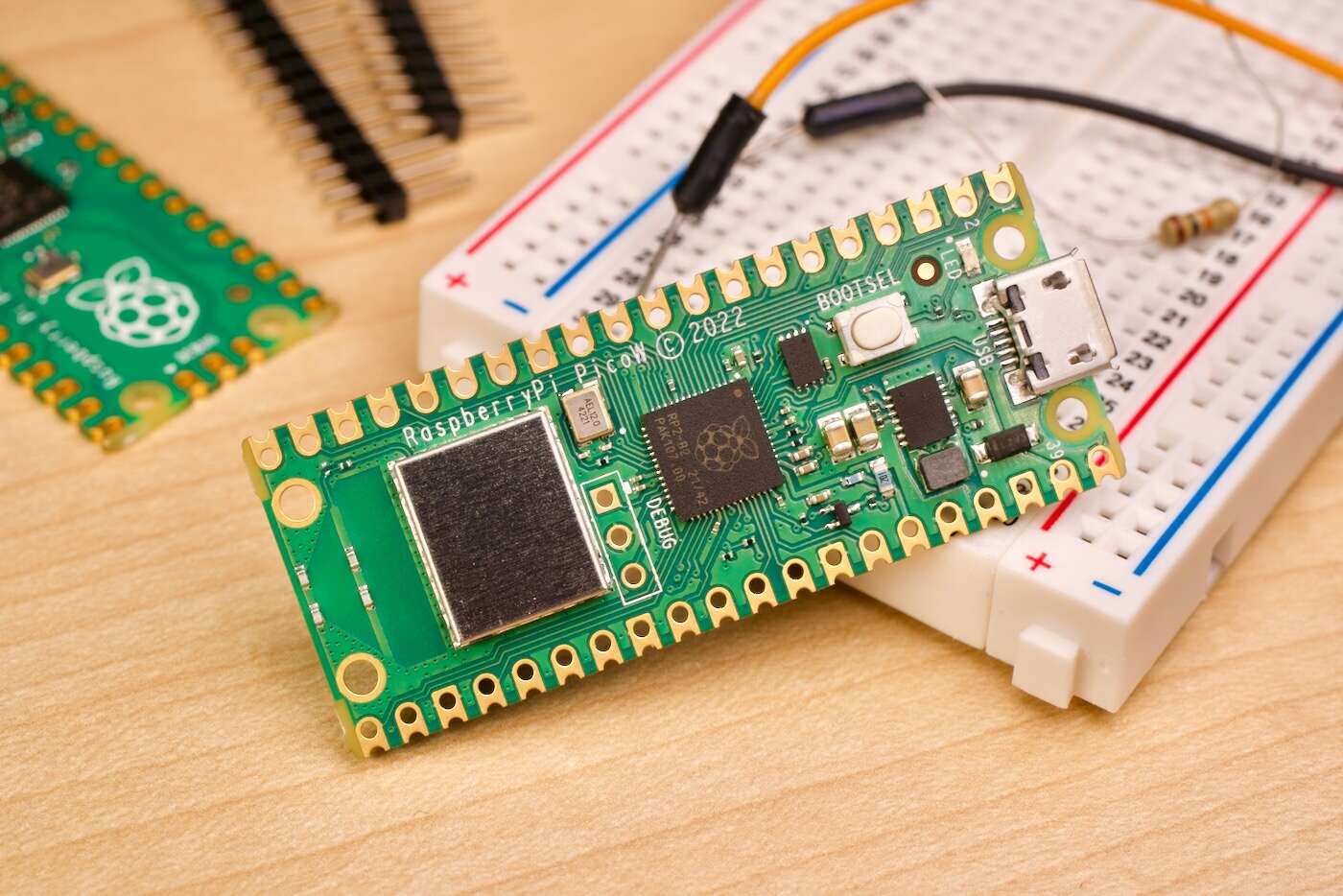 Raspberry Pi Pico W | Makers Electronics