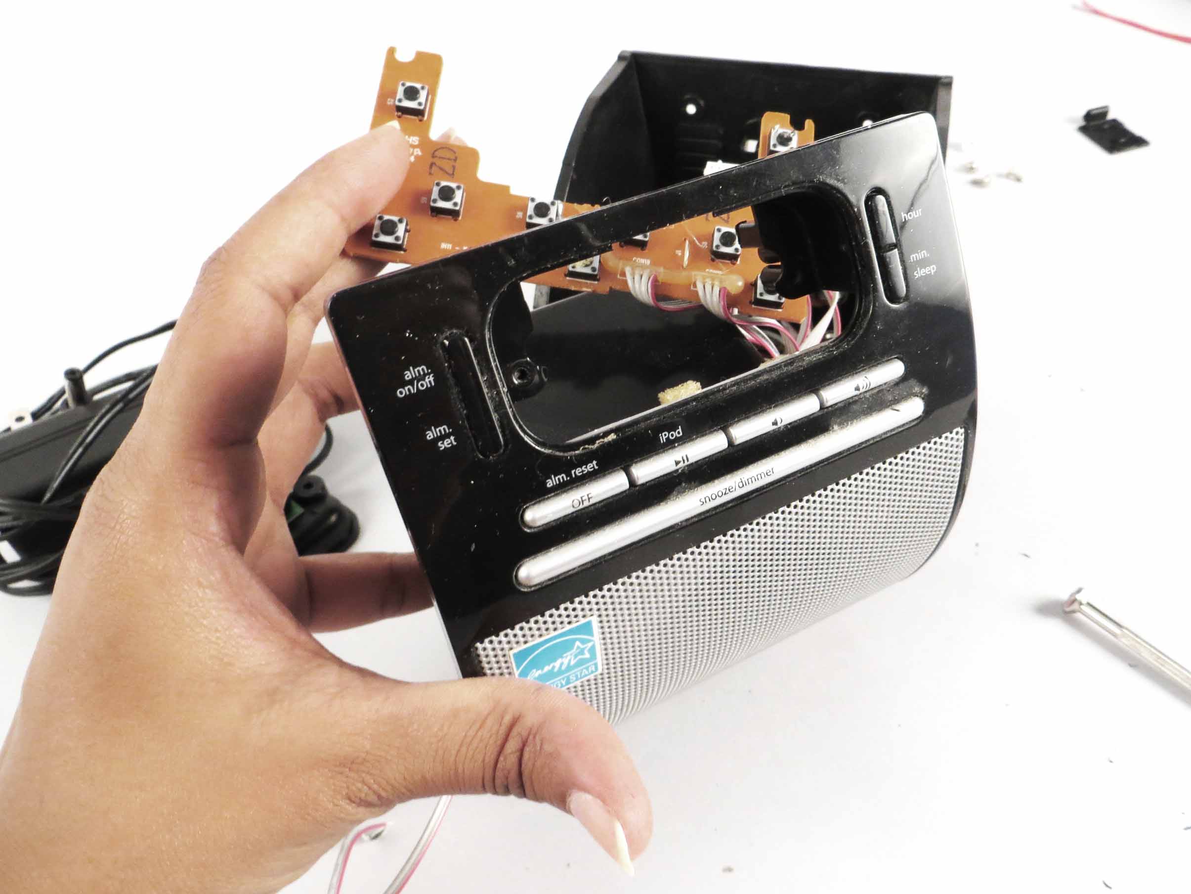 iHome Digital Clock and iPod Player Teardown – Making Studio
