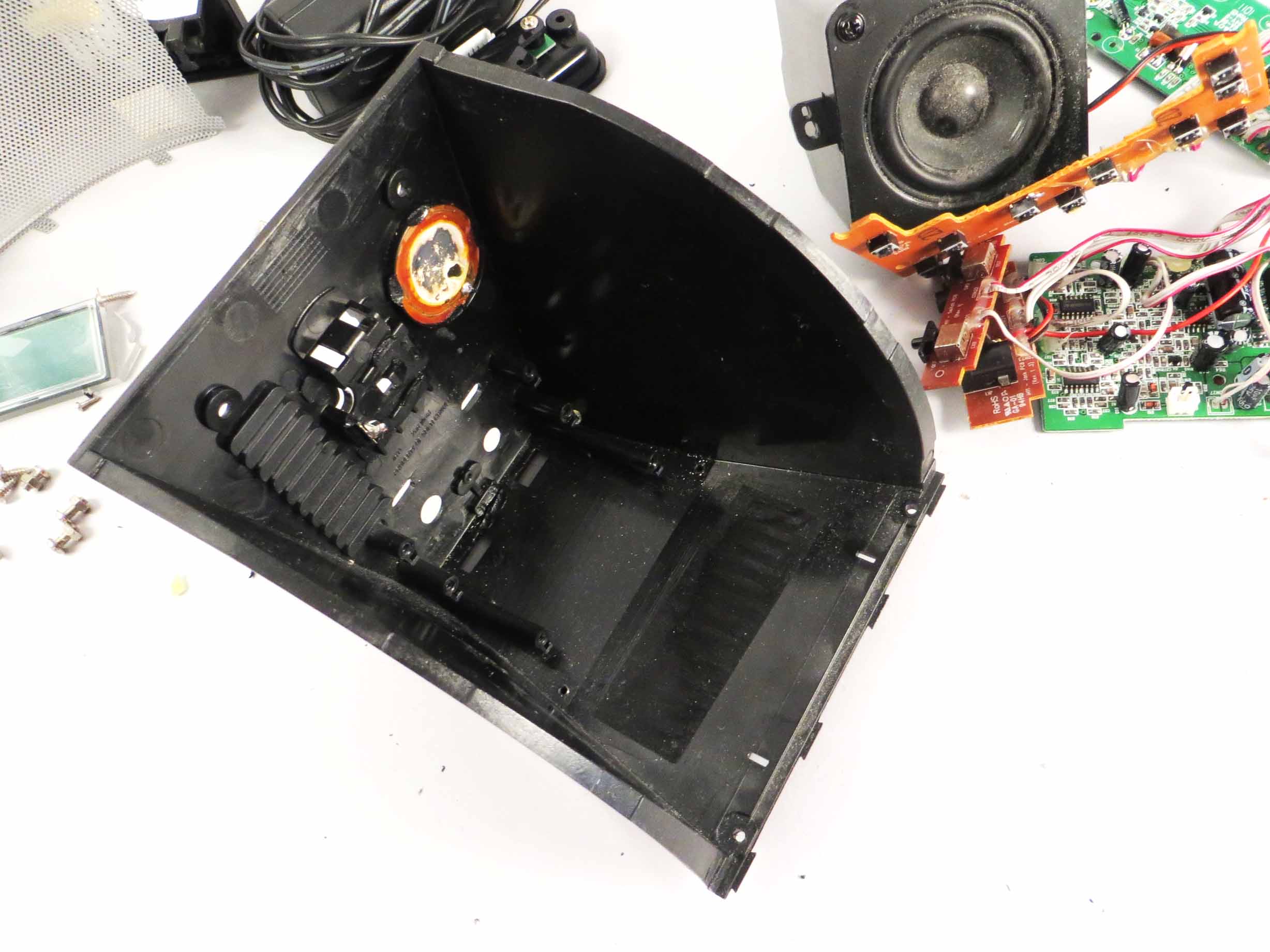 iHome Digital Clock and iPod Player Teardown – Making Studio